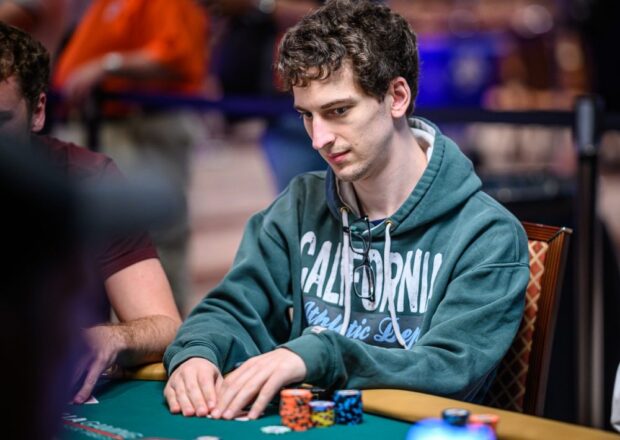 Tips for Playing Your First Live Poker Tournament - Poker Players Alliance